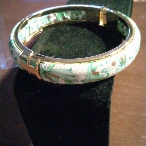 Stauer | Jewelry | Stauer Womens Florentina Bangle With Gold Finish ...